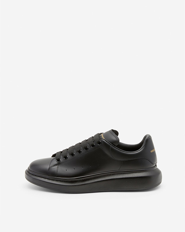 McQueen Oversized low-top sneakers in Black - Sabatu